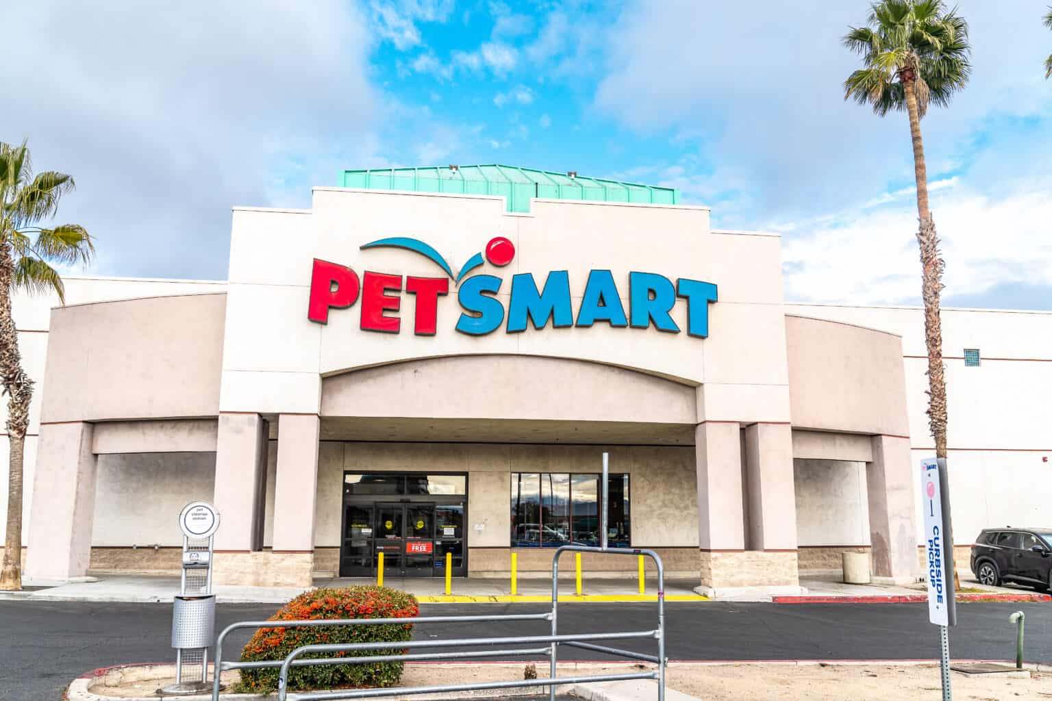 Veterinarian Services in Victorville, CA | PetSmart Veterinary Services